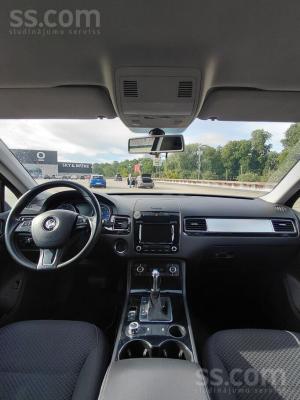 Melns Volkswagen Touareg 2013 Rīga, ar dzinēja tilpumu 3.00 L un nobraukumu 385 tūkst. km par 8790 €, foto 10 vietnē AUTOMOTO.COM.LV