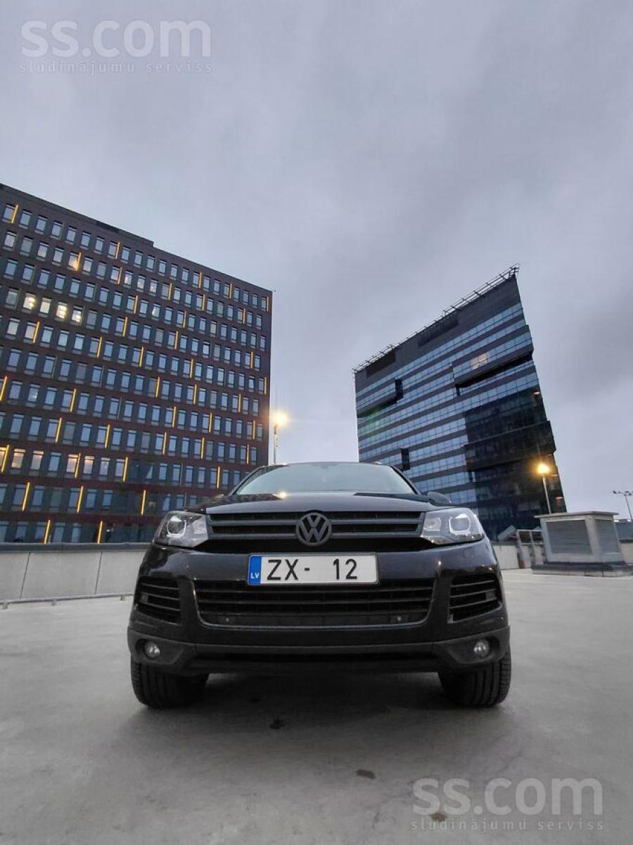 Melns Volkswagen Touareg 2013 Rīga, ar dzinēja tilpumu 3.00 L un nobraukumu 385 tūkst. km par 8790 €, foto 11 vietnē AUTOMOTO.COM.LV