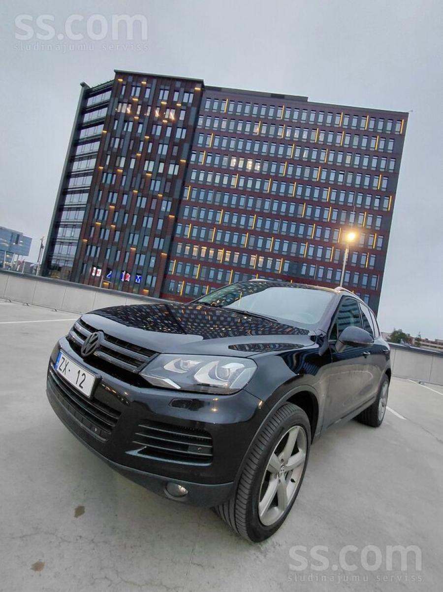 Melns Volkswagen Touareg 2013 Rīga, ar dzinēja tilpumu 3.00 L un nobraukumu 385 tūkst. km par 8790 €, foto 12 vietnē AUTOMOTO.COM.LV