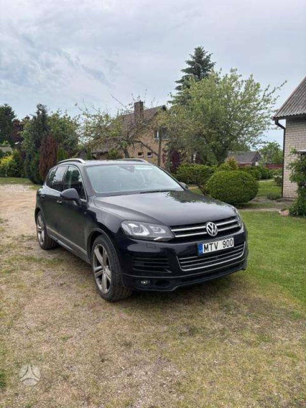Melns Volkswagen Touareg 2013 Viļņa, ar dzinēja tilpumu 3.00 L un nobraukumu 278 tūkst. km par 12700 €, foto 1 vietnē AUTOMOTO.COM.LV