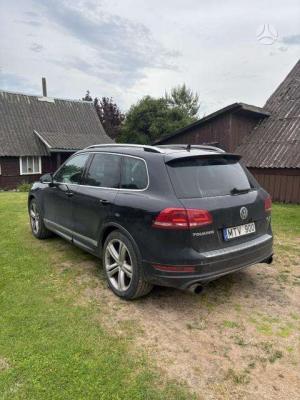 Melns Volkswagen Touareg 2013 Viļņa, ar dzinēja tilpumu 3.00 L un nobraukumu 278 tūkst. km par 12700 €, foto 6 vietnē AUTOMOTO.COM.LV