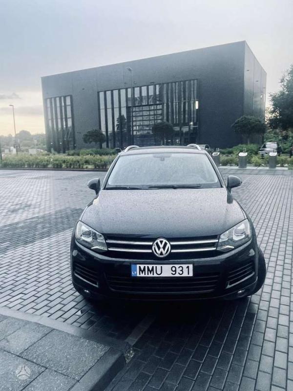 Melns Volkswagen Touareg 2013 Viļņa, ar dzinēja tilpumu 2.97 L un nobraukumu 294 tūkst. km par 9200 €, foto 10 vietnē AUTOMOTO.COM.LV