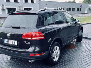 Melns Volkswagen Touareg 2013 Viļņa, ar dzinēja tilpumu 2.97 L un nobraukumu 294 tūkst. km par 9200 €, foto 16 vietnē AUTOMOTO.COM.LV