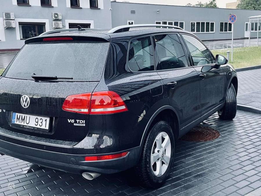 Melns Volkswagen Touareg 2013 Viļņa, ar dzinēja tilpumu 2.97 L un nobraukumu 294 tūkst. km par 9200 €, foto 16 vietnē AUTOMOTO.COM.LV