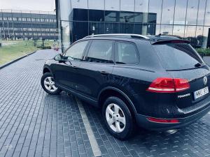 Melns Volkswagen Touareg 2013 Viļņa, ar dzinēja tilpumu 2.97 L un nobraukumu 294 tūkst. km par 9200 €, foto 20 vietnē AUTOMOTO.COM.LV