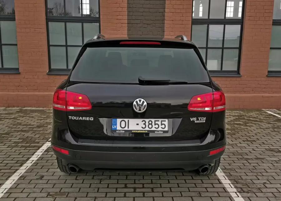 Melns Volkswagen Touareg 2013 Rīga, ar dzinēja tilpumu 3.00 L un nobraukumu 205 tūkst. km par 12500 €, foto 3 vietnē AUTOMOTO.COM.LV