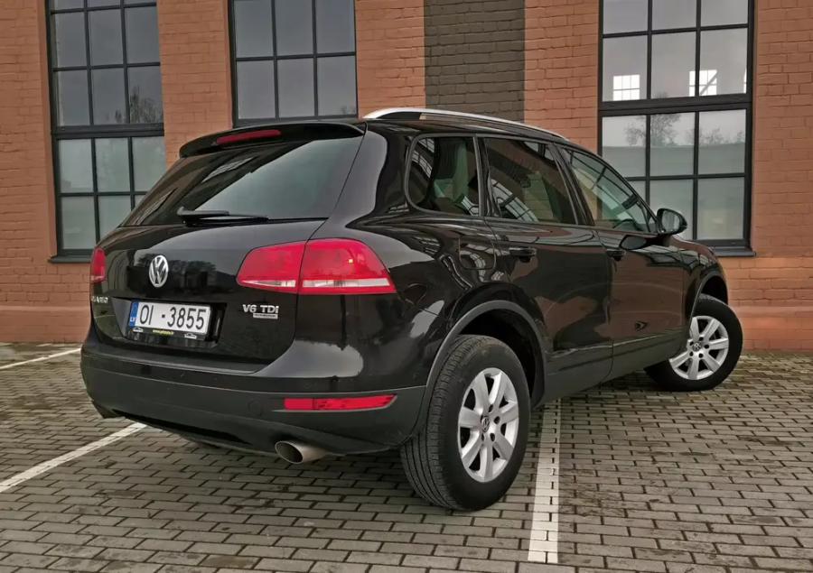 Melns Volkswagen Touareg 2013 Rīga, ar dzinēja tilpumu 3.00 L un nobraukumu 205 tūkst. km par 12500 €, foto 5 vietnē AUTOMOTO.COM.LV