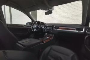 Melns Volkswagen Touareg 2013 Rīga, ar dzinēja tilpumu 3.00 L un nobraukumu 205 tūkst. km par 12500 €, foto 8 vietnē AUTOMOTO.COM.LV