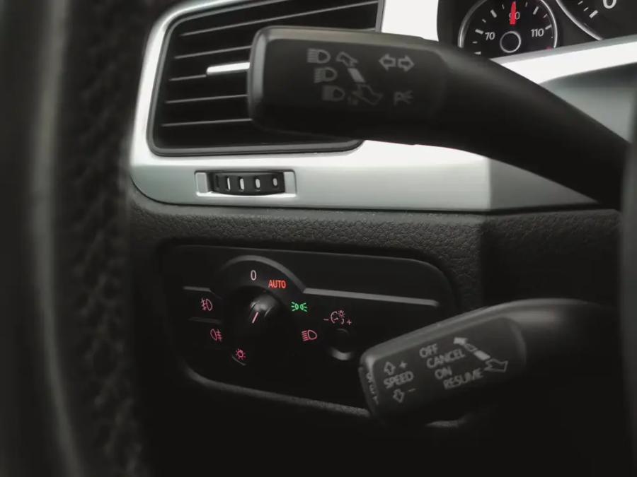 Melns Volkswagen Touareg 2013 Rīga, ar dzinēja tilpumu 3.00 L un nobraukumu 205 tūkst. km par 12500 €, foto 16 vietnē AUTOMOTO.COM.LV