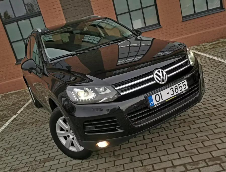 Melns Volkswagen Touareg 2013 Rīga, ar dzinēja tilpumu 3.00 L un nobraukumu 205 tūkst. km par 12500 €, foto 20 vietnē AUTOMOTO.COM.LV