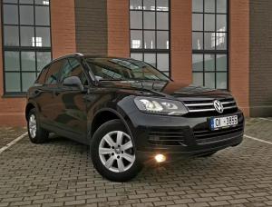 Melns Volkswagen Touareg 2013 Rīga, ar dzinēja tilpumu 3.00 L un nobraukumu 205 tūkst. km par 12500 €, foto 21 vietnē AUTOMOTO.COM.LV