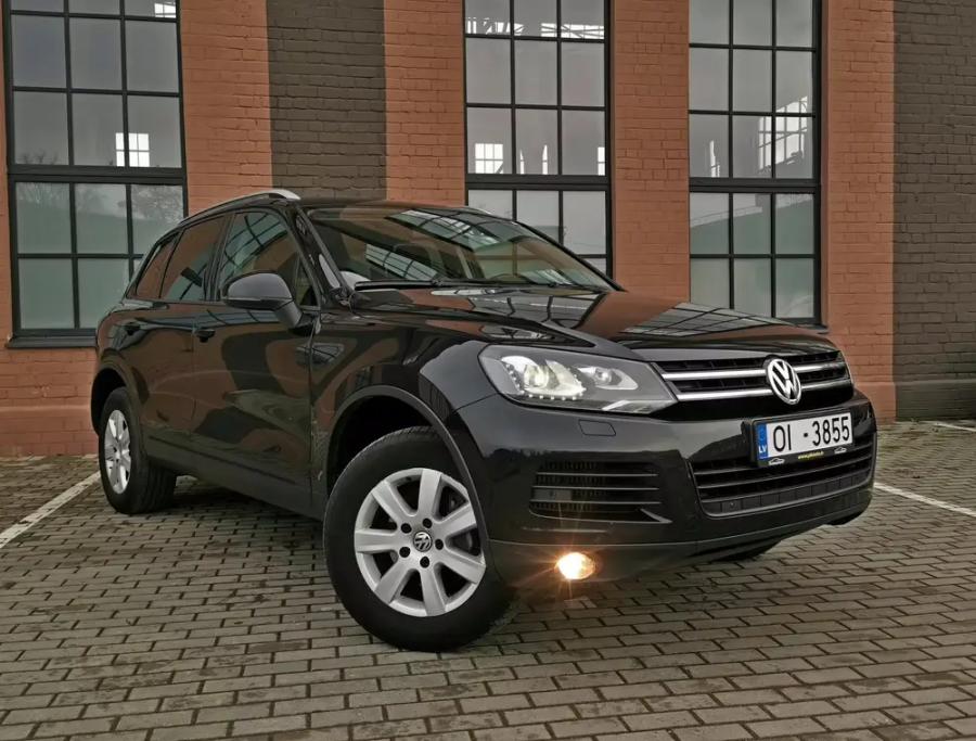 Melns Volkswagen Touareg 2013 Rīga, ar dzinēja tilpumu 3.00 L un nobraukumu 205 tūkst. km par 12500 €, foto 21 vietnē AUTOMOTO.COM.LV