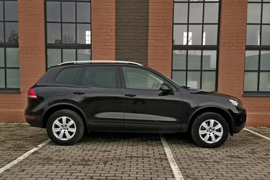 Melns Volkswagen Touareg 2013 Rīga, ar dzinēja tilpumu 3.00 L un nobraukumu 205 tūkst. km par 12500 €, foto 22 vietnē AUTOMOTO.COM.LV