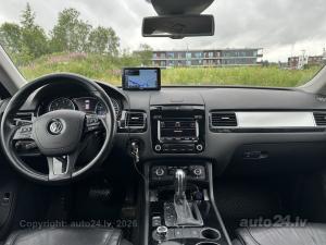 Melns Volkswagen Touareg 2013 Tallina, ar dzinēja tilpumu 3.00 L un nobraukumu 282 tūkst. km par 10999 €, foto 6 vietnē AUTOMOTO.COM.LV