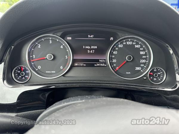 Melns Volkswagen Touareg 2013 Tallina, ar dzinēja tilpumu 3.00 L un nobraukumu 282 tūkst. km par 10999 €, foto 6 vietnē AUTOMOTO.COM.LV