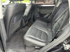 Melns Volkswagen Touareg 2013 Tallina, ar dzinēja tilpumu 3.00 L un nobraukumu 282 tūkst. km par 10999 €, foto 9 vietnē AUTOMOTO.COM.LV