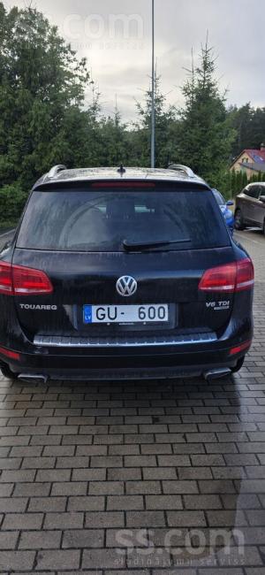 Melns Volkswagen Touareg 2013 Rīga, ar dzinēja tilpumu 3.00 L un nobraukumu 242 tūkst. km par 9000 €, foto 3 vietnē AUTOMOTO.COM.LV
