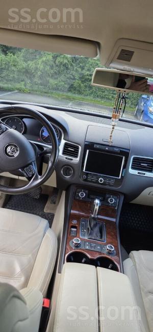 Melns Volkswagen Touareg 2013 Rīga, ar dzinēja tilpumu 3.00 L un nobraukumu 242 tūkst. km par 9000 €, foto 7 vietnē AUTOMOTO.COM.LV