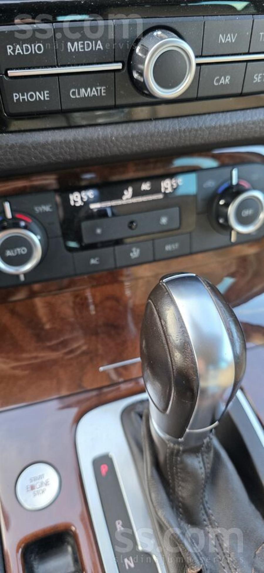 Melns Volkswagen Touareg 2013 Rīga, ar dzinēja tilpumu 3.00 L un nobraukumu 242 tūkst. km par 9000 €, foto 13 vietnē AUTOMOTO.COM.LV