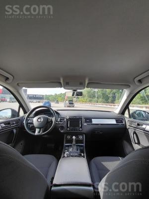 Melns Volkswagen Touareg 2013 Rīga, ar dzinēja tilpumu 3.00 L un nobraukumu 377 tūkst. km par 7995 €, foto 7 vietnē AUTOMOTO.COM.LV