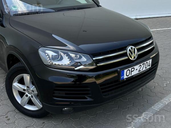 Black Volkswagen Touareg 2013 in Riga, with an engine capacity of 3.00 L and mileage of 0 thousand km for 13000 €, photo 4 on AUTOMOTO.COM.LV
