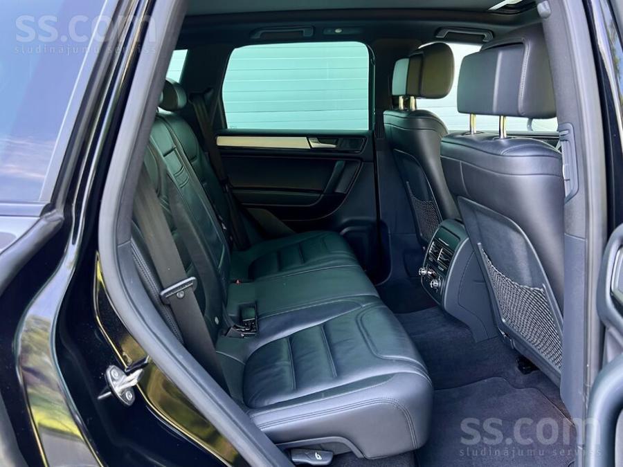 Melns Volkswagen Touareg 2013 Rīga, ar dzinēja tilpumu 3.00 L un nobraukumu 0 tūkst. km par 13000 €, foto 14 vietnē AUTOMOTO.COM.LV