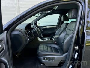 Melns Volkswagen Touareg 2013 Rīga, ar dzinēja tilpumu 3.00 L un nobraukumu 0 tūkst. km par 13000 €, foto 18 vietnē AUTOMOTO.COM.LV