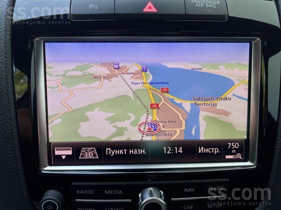 Melns Volkswagen Touareg 2013 Rīga, ar dzinēja tilpumu 3.00 L un nobraukumu 0 tūkst. km par 13000 €, foto 32 vietnē AUTOMOTO.COM.LV