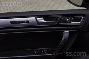 Melns Volkswagen Touareg 2013 Dobele, ar dzinēja tilpumu 3.00 L un nobraukumu 250 tūkst. km par 13650 €, foto 18 vietnē AUTOMOTO.COM.LV