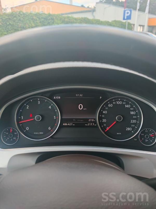 Melns Volkswagen Touareg 2013 Jūrmala, ar dzinēja tilpumu 4.20 L un nobraukumu 486 tūkst. km par 14900 €, foto 5 vietnē AUTOMOTO.COM.LV