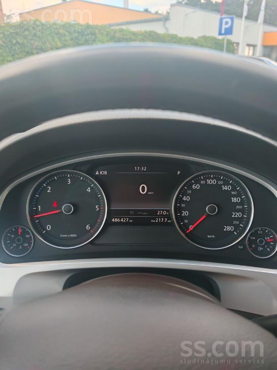 Melns Volkswagen Touareg 2013 Jūrmala, ar dzinēja tilpumu 4.20 L un nobraukumu 486 tūkst. km par 14900 €, foto 6 vietnē AUTOMOTO.COM.LV