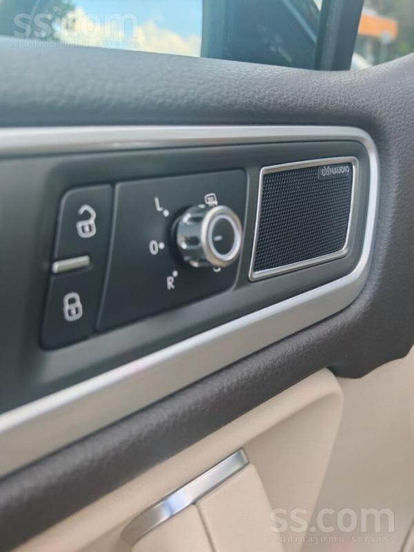 Melns Volkswagen Touareg 2013 Jūrmala, ar dzinēja tilpumu 4.20 L un nobraukumu 486 tūkst. km par 14900 €, foto 7 vietnē AUTOMOTO.COM.LV
