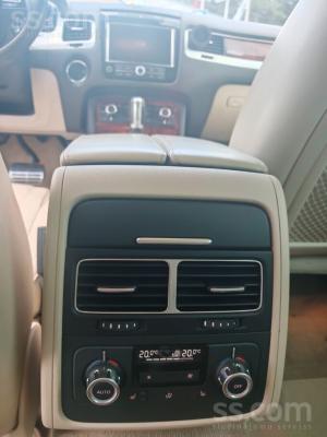 Melns Volkswagen Touareg 2013 Jūrmala, ar dzinēja tilpumu 4.20 L un nobraukumu 486 tūkst. km par 14900 €, foto 11 vietnē AUTOMOTO.COM.LV