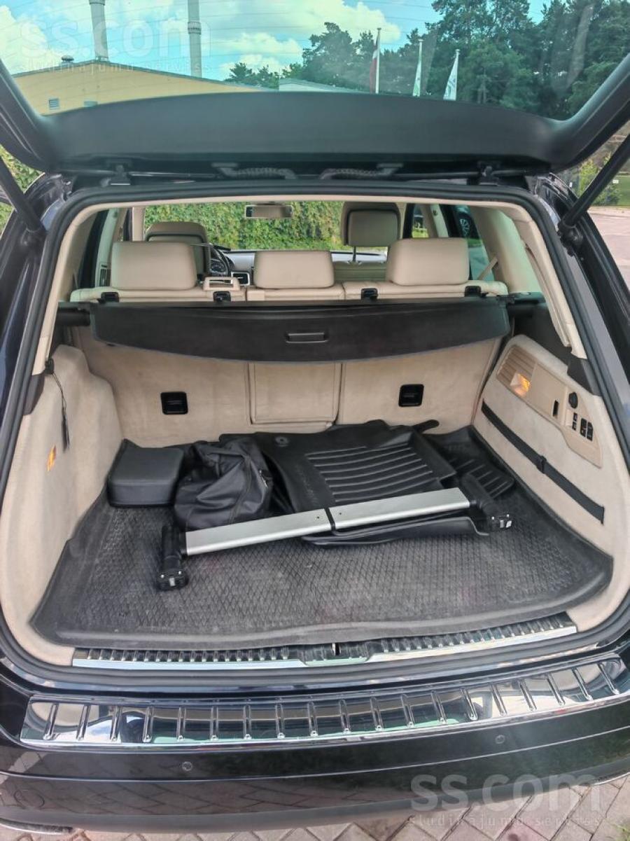 Melns Volkswagen Touareg 2013 Jūrmala, ar dzinēja tilpumu 4.20 L un nobraukumu 486 tūkst. km par 14900 €, foto 13 vietnē AUTOMOTO.COM.LV