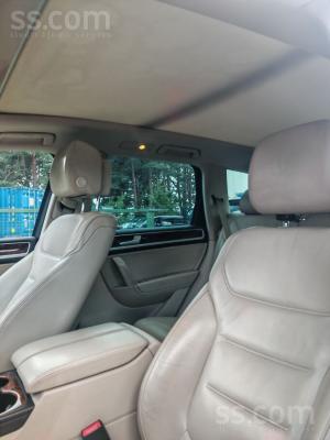Melns Volkswagen Touareg 2013 Jūrmala, ar dzinēja tilpumu 4.20 L un nobraukumu 486 tūkst. km par 14900 €, foto 15 vietnē AUTOMOTO.COM.LV