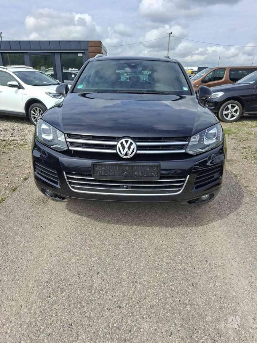 Melns Volkswagen Touareg 2013 Viļņa, ar dzinēja tilpumu 3.00 L un nobraukumu 283 tūkst. km par 12800 €, foto 4 vietnē AUTOMOTO.COM.LV