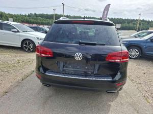 Melns Volkswagen Touareg 2013 Viļņa, ar dzinēja tilpumu 3.00 L un nobraukumu 283 tūkst. km par 12800 €, foto 8 vietnē AUTOMOTO.COM.LV