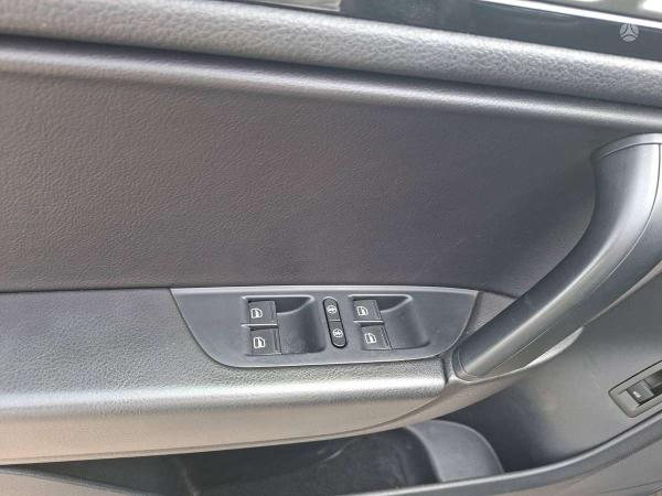 Melns Volkswagen Touareg 2013 Viļņa, ar dzinēja tilpumu 3.00 L un nobraukumu 283 tūkst. km par 12800 €, foto 10 vietnē AUTOMOTO.COM.LV