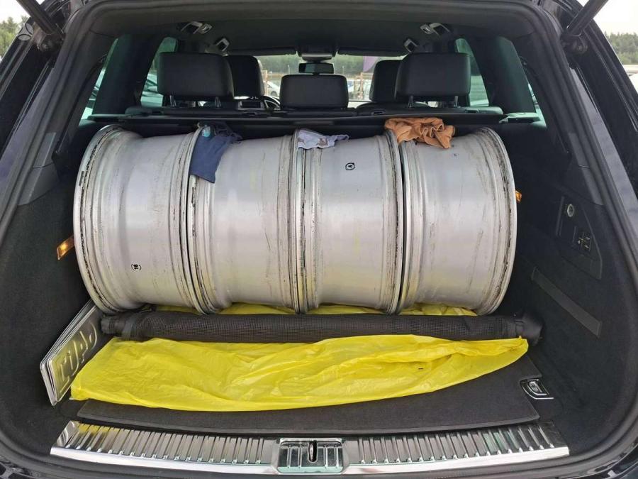 Melns Volkswagen Touareg 2013 Viļņa, ar dzinēja tilpumu 3.00 L un nobraukumu 283 tūkst. km par 12800 €, foto 15 vietnē AUTOMOTO.COM.LV
