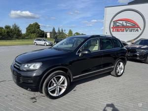 Black Volkswagen Touareg 2013 in Telschi, with an engine capacity of 2.97 L and mileage of 251 thousand km for 11300 €, photo 3 on AUTOMOTO.COM.LV