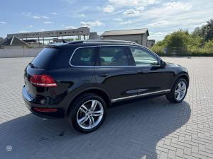 Black Volkswagen Touareg 2013 in Telschi, with an engine capacity of 2.97 L and mileage of 251 thousand km for 11300 €, photo 8 on AUTOMOTO.COM.LV