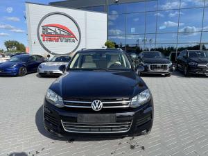 Black Volkswagen Touareg 2013 in Telschi, with an engine capacity of 2.97 L and mileage of 251 thousand km for 11300 €, photo 11 on AUTOMOTO.COM.LV