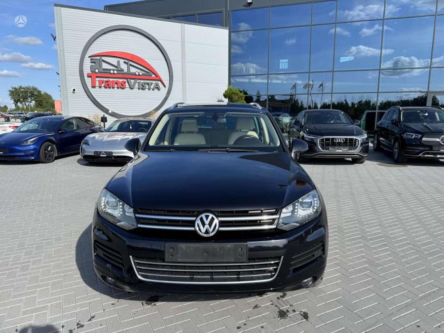 Black Volkswagen Touareg 2013 in Telschi, with an engine capacity of 2.97 L and mileage of 251 thousand km for 11300 €, photo 11 on AUTOMOTO.COM.LV