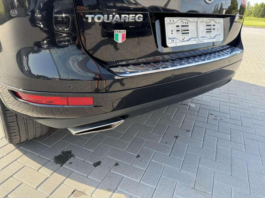 Black Volkswagen Touareg 2013 in Telschi, with an engine capacity of 2.97 L and mileage of 251 thousand km for 11300 €, photo 15 on AUTOMOTO.COM.LV