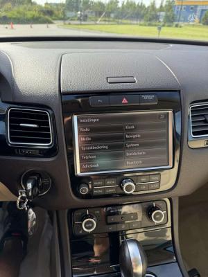 Black Volkswagen Touareg 2013 in Telschi, with an engine capacity of 2.97 L and mileage of 251 thousand km for 11300 €, photo 34 on AUTOMOTO.COM.LV
