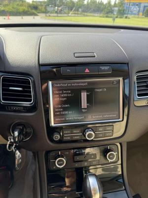 Black Volkswagen Touareg 2013 in Telschi, with an engine capacity of 2.97 L and mileage of 251 thousand km for 11300 €, photo 35 on AUTOMOTO.COM.LV