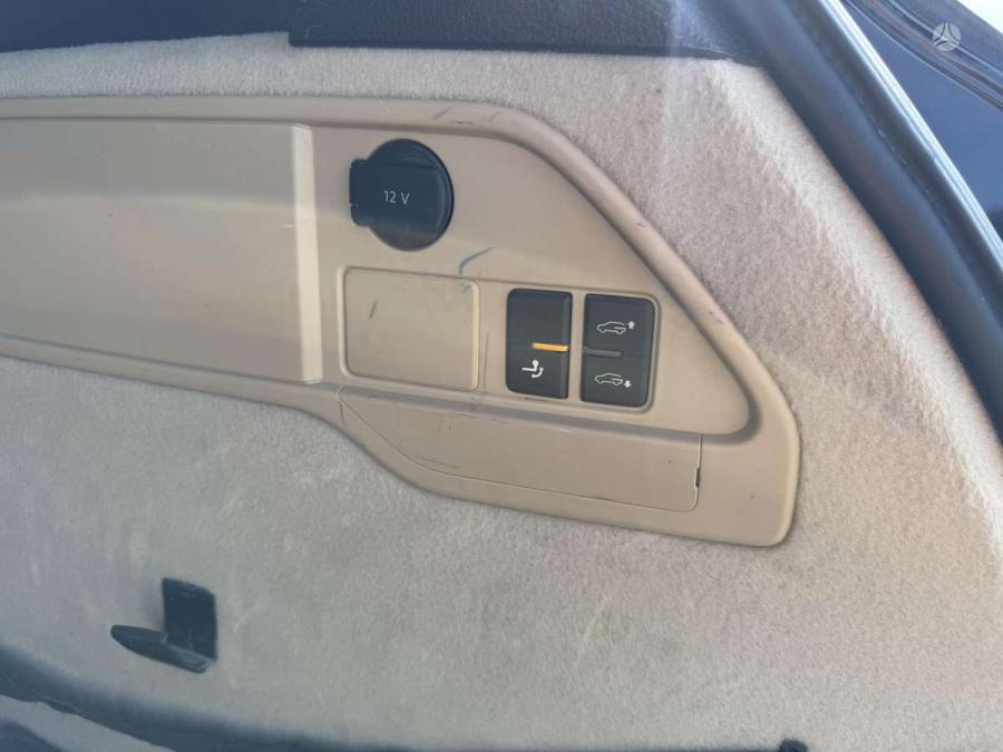 Black Volkswagen Touareg 2013 in Telschi, with an engine capacity of 2.97 L and mileage of 251 thousand km for 11300 €, photo 39 on AUTOMOTO.COM.LV