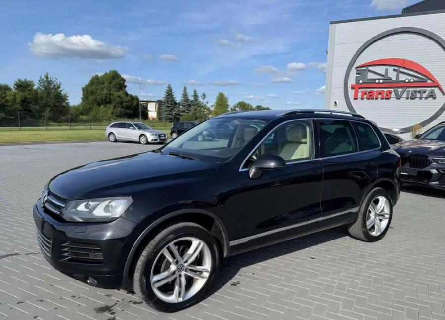 Black Volkswagen Touareg 2013 in Telschi, with an engine capacity of 3.00 L and mileage of 251 thousand km for 11290 €, photo 6 on AUTOMOTO.COM.LV