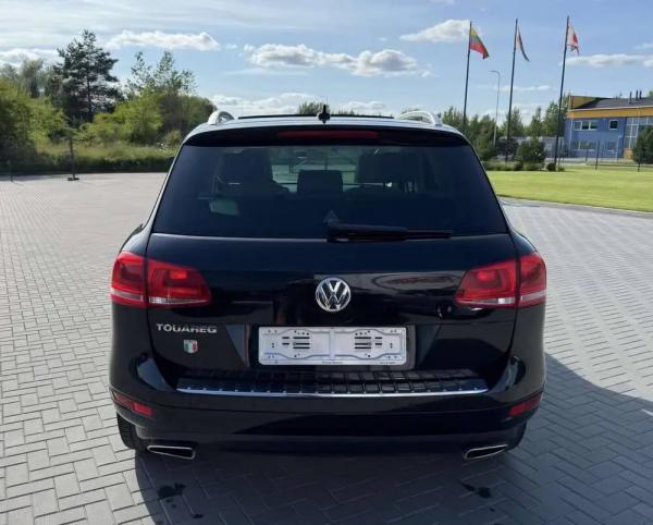 Black Volkswagen Touareg 2013 in Telschi, with an engine capacity of 3.00 L and mileage of 251 thousand km for 11290 €, photo 9 on AUTOMOTO.COM.LV