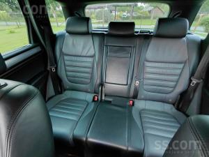 Black Volkswagen Touareg 2013 in Riga, with an engine capacity of 3.00 L and mileage of 260 thousand km for 14390 €, photo 8 on AUTOMOTO.COM.LV